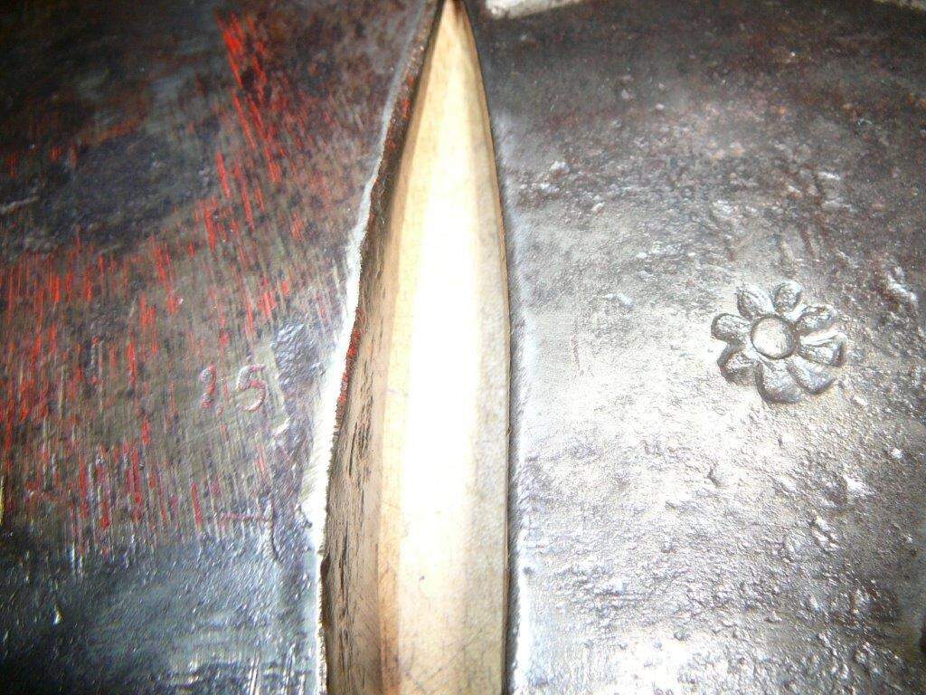 3x starožitná OSTRÁ kovaná SEKERA-zn. "1,5"-1350g +"kytka"-1213g +577g | Aukro